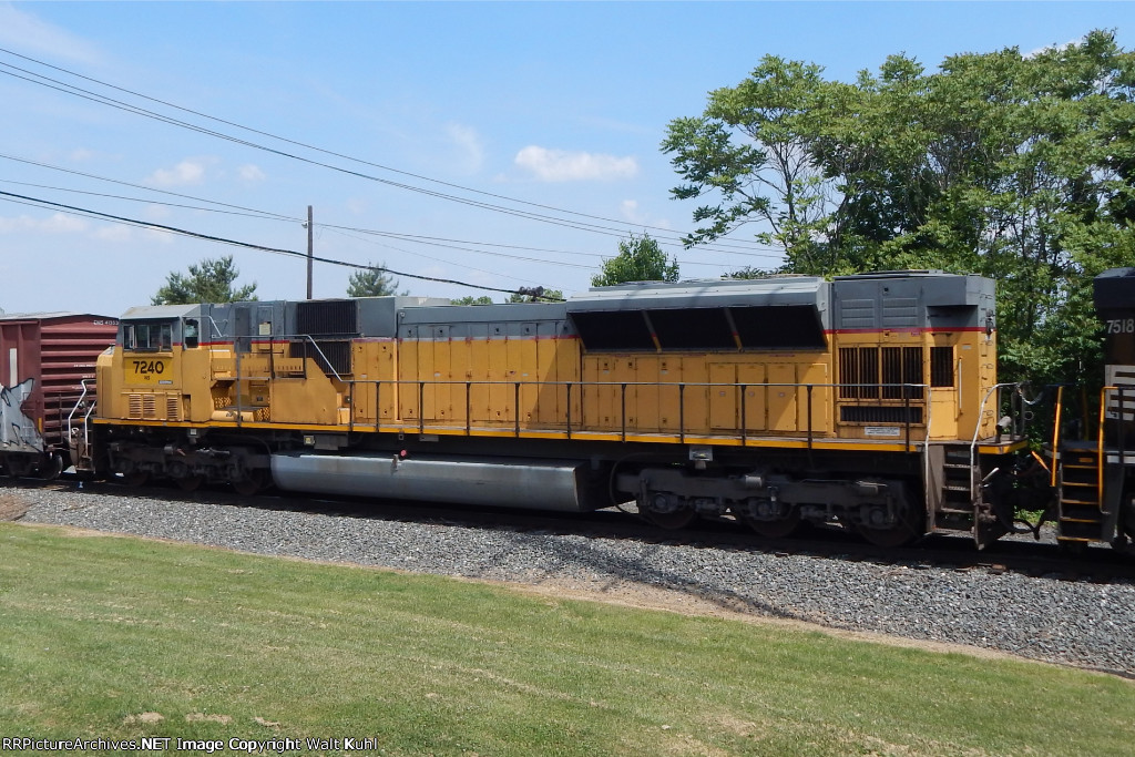 NS 7240